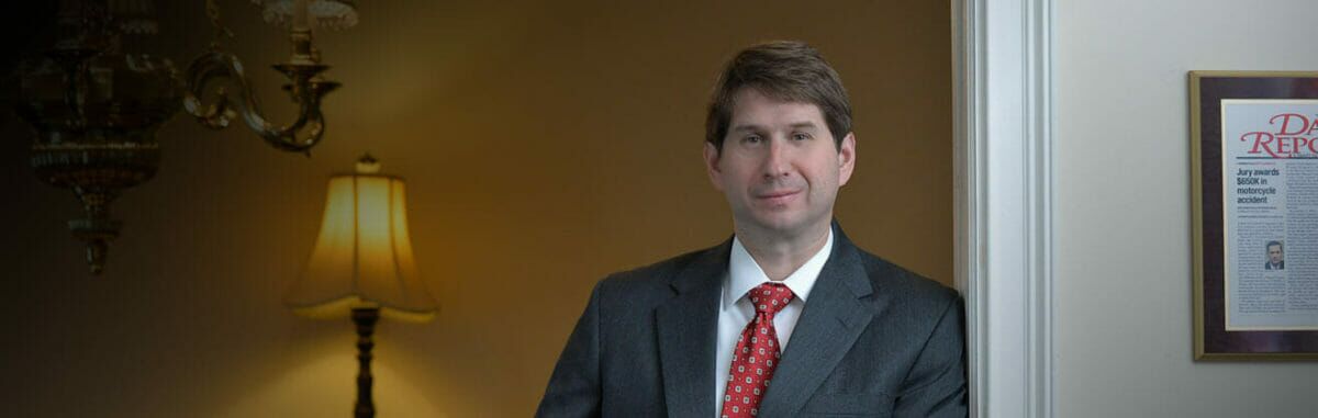 Does Workers' Comp Pay For Lost Wages? | Mann Law Firm
